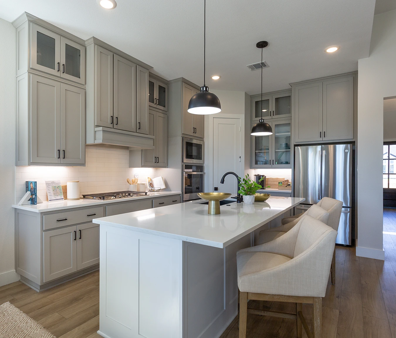 2 Paint Color Kitchen Extra White-Bristol - Burrows Cabinets - Texas ...