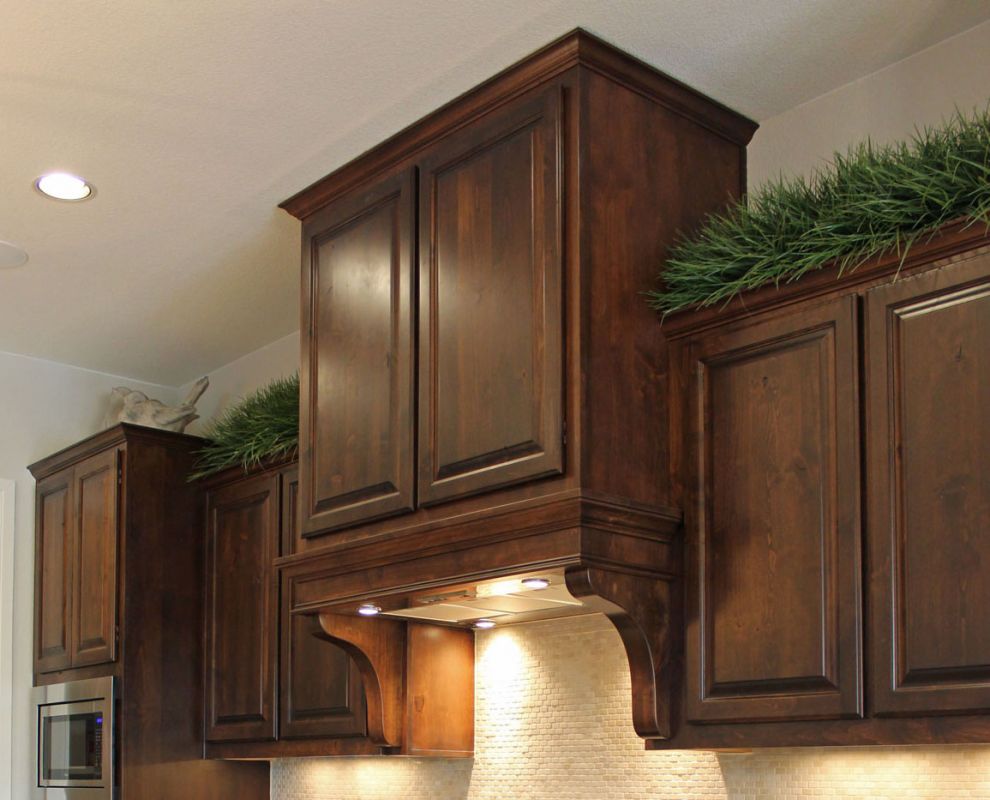 Vent Hood - Georgian - Burrows Cabinets - Texas builder-direct cabinets